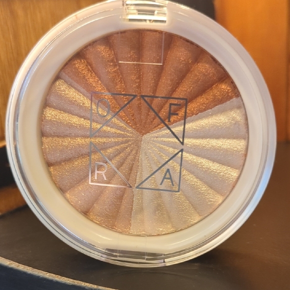 OFRA | Makeup | Ofra X Nikki Highlighter Everglow Shimmer Powder 3 In ...